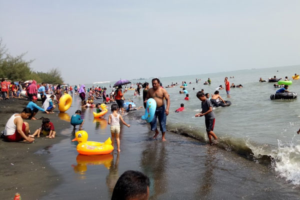 Pantai Ngebum - Harga Tiket Masuk & Spot Terbaru 2025